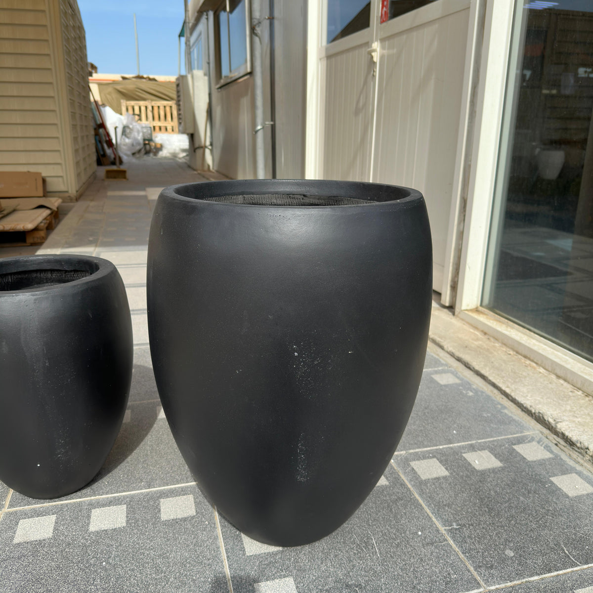 GA3017962 Tall Round Pot Black Height 61cm Diameter 46cm – Royal Garden ...
